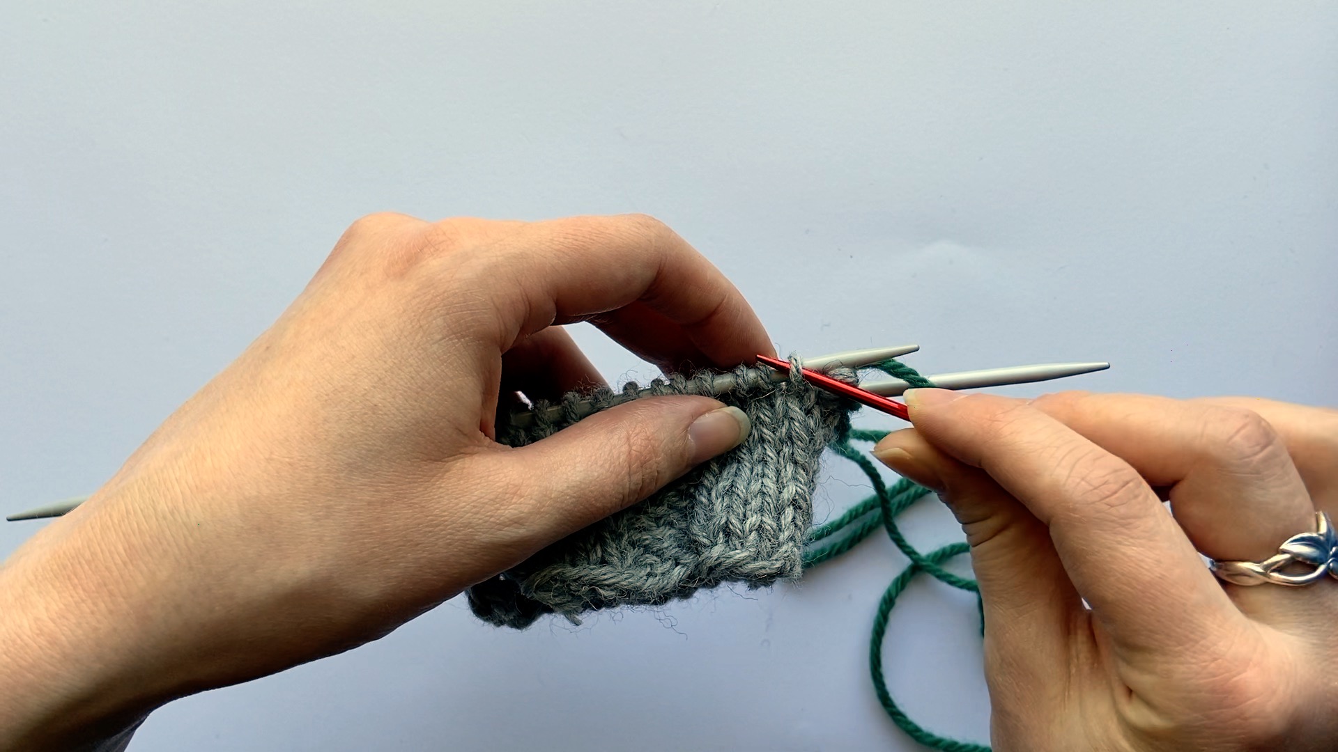 How to Kitchener Stitch [An EASY Way to Remember]