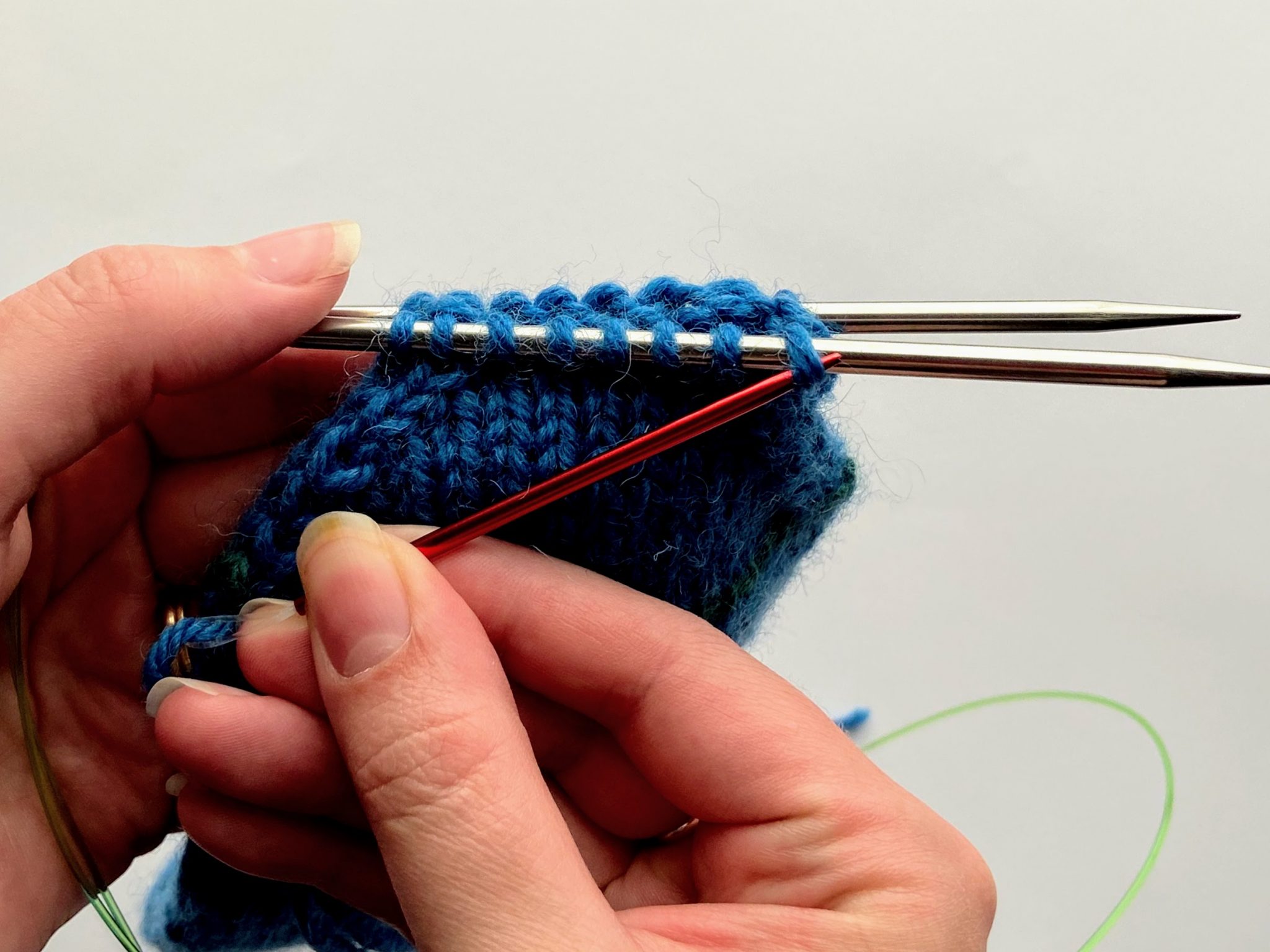 How to Kitchener Stitch [An EASY Way to Remember]