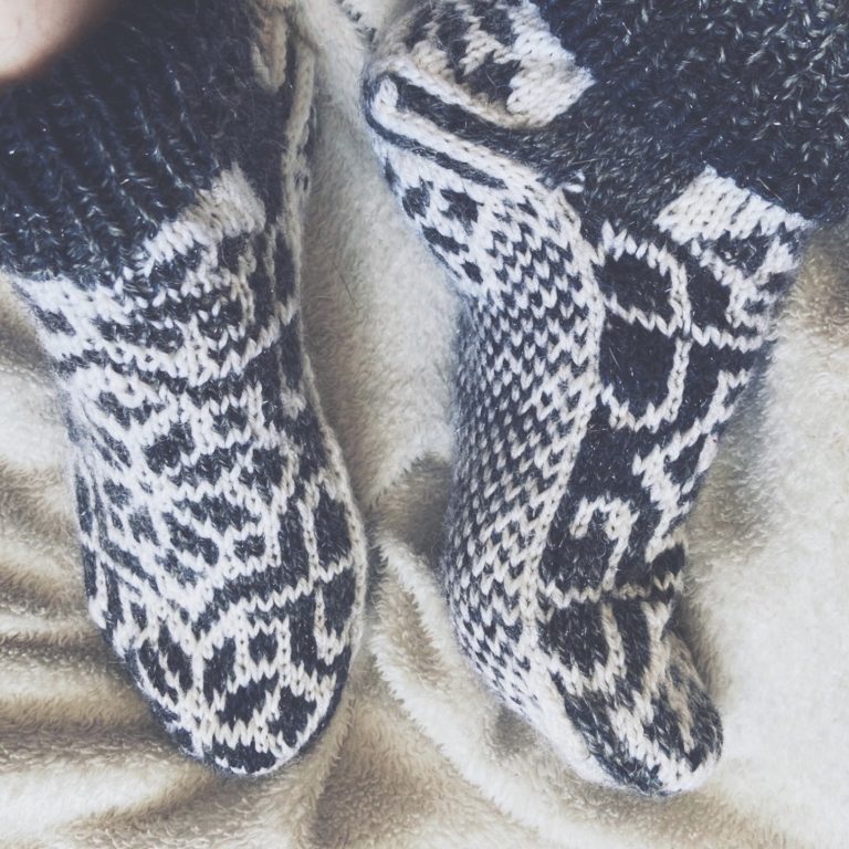 Knitted Fair Isle Slippers [FREE Knitting Pattern] - Knitgrammer