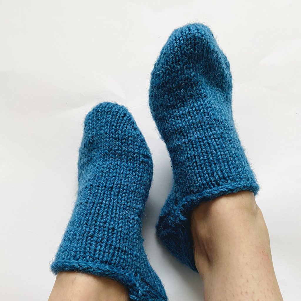 Chunky Slippers [Free Knitting Pattern] - Knitgrammer
